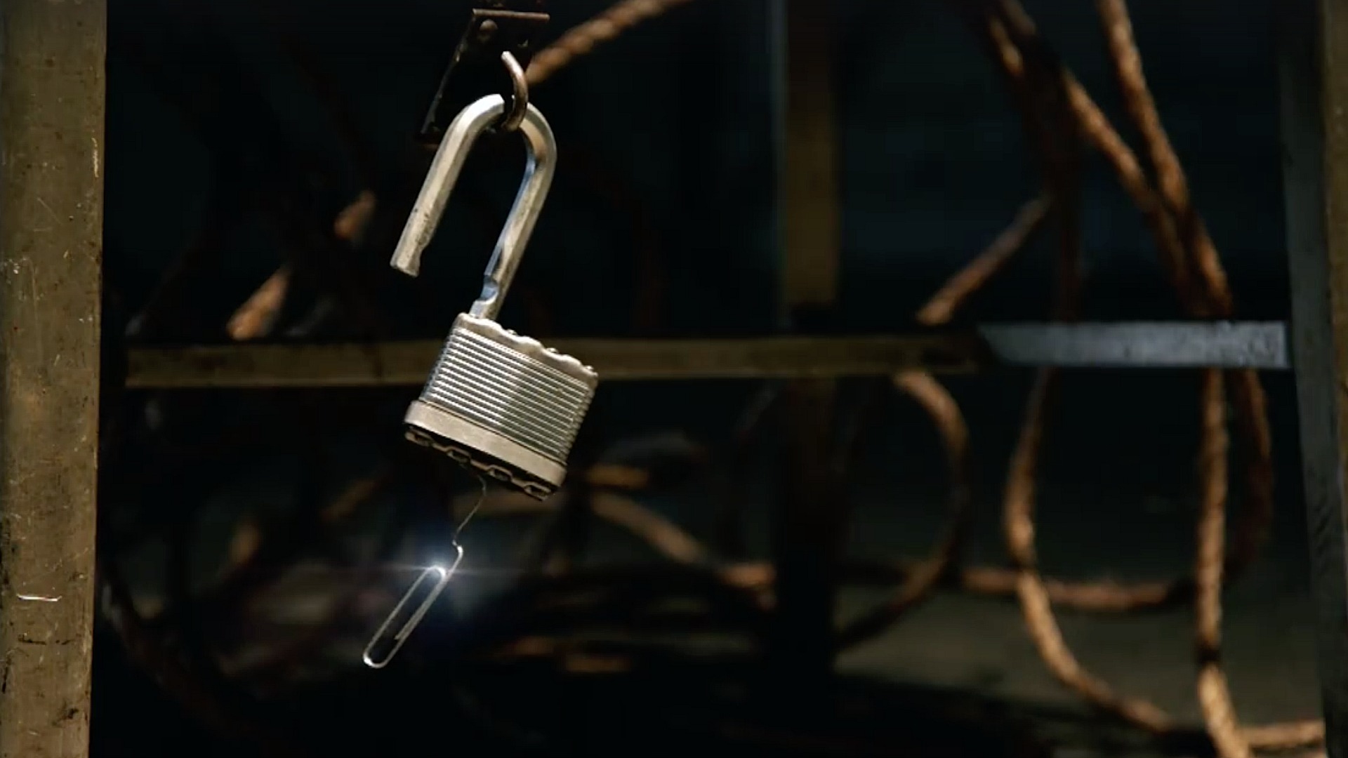 Clip Macgyver